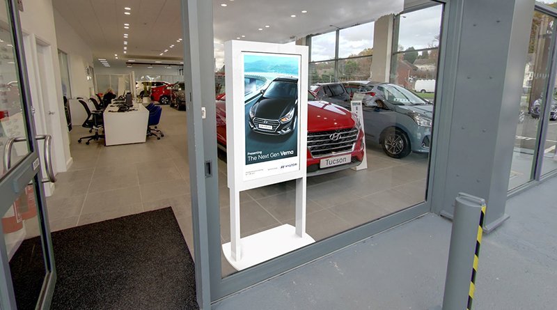 Hanging Double-Sided Window Displays - Resay Technologies